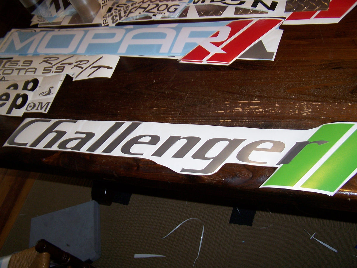 DODGE CHALLENGER WINDSHIELD DECAL CHOOSE SIZE & 2 COLORS – Vellosvinyl