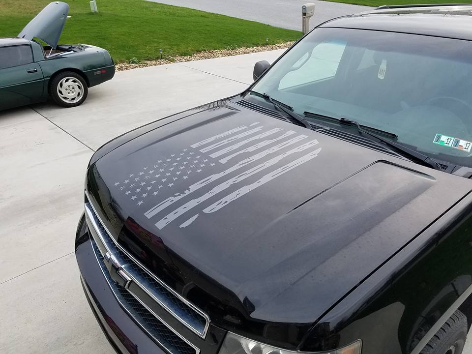 CHEVROLET GMC SUBURBAN TAHOE SILVERADO DISTRESSED FLAG DECAL – Vellosvinyl
