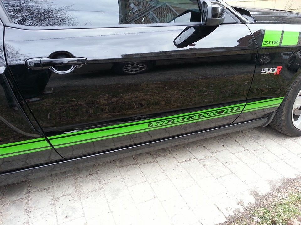 MUSTANG ROCKER PANEL STRIPE KIT 2005-UP CHOOSE COLOR & TEXT – Vellosvinyl